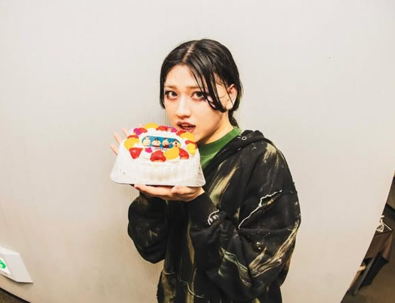 Chevonのボーカル・谷絹茉優の性別は？本人の公表内容を徹底解説！ | おじトピ