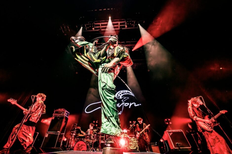 Chevonのボーカル・谷絹茉優の性別は？本人の公表内容を徹底解説！ | おじトピ